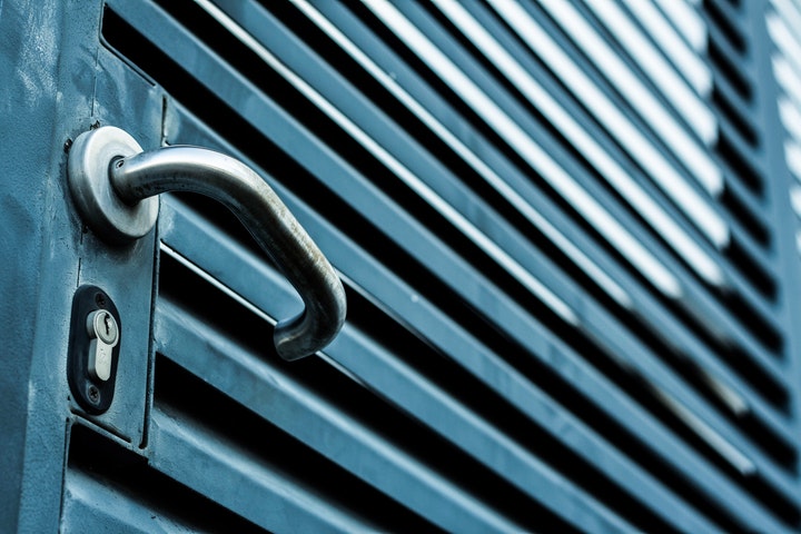 How Small Businesses Can Prevent Break-ins: 8 Tips – Take It Personel-ly